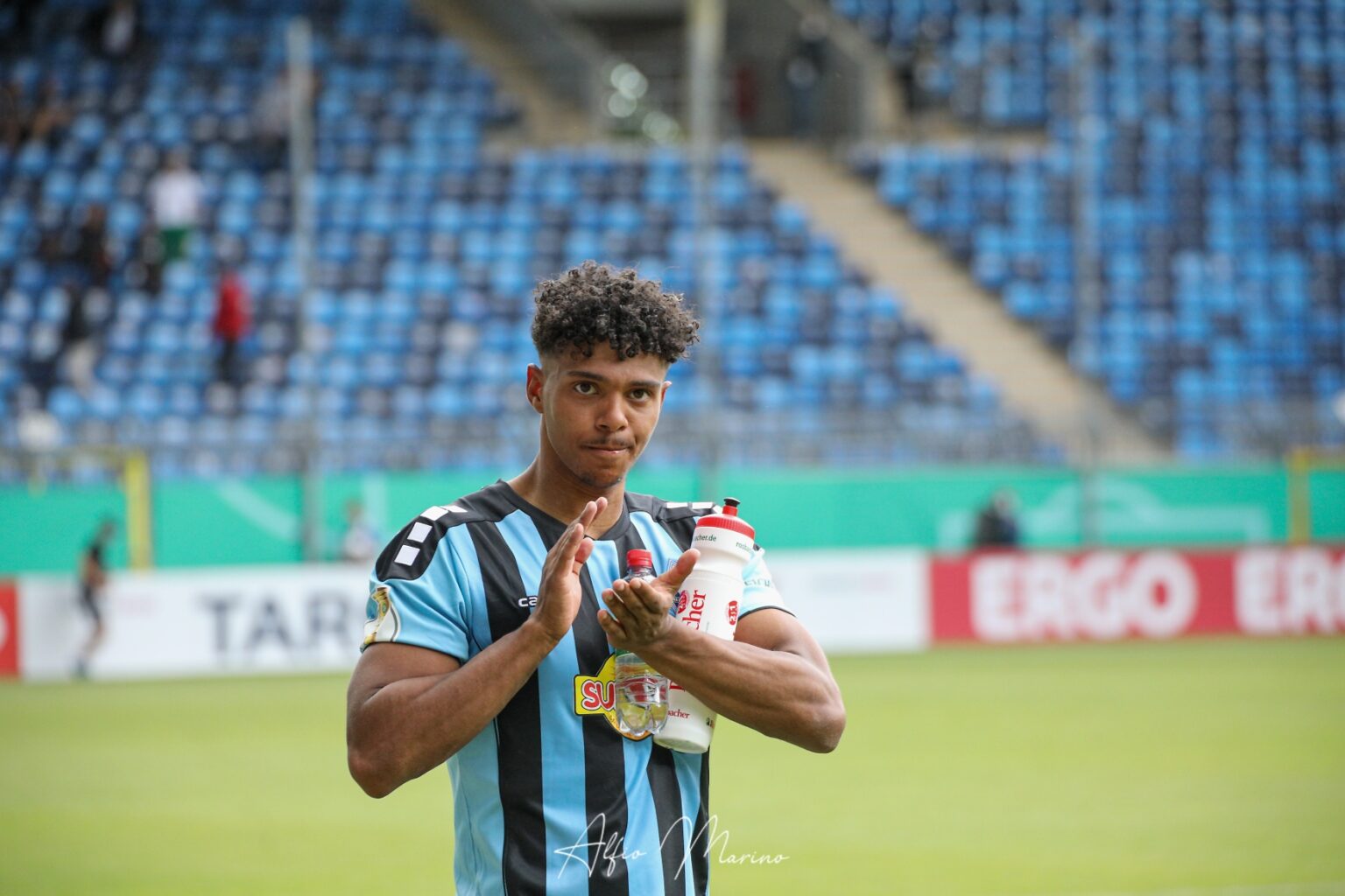 Trikot-Streit eskaliert: Ex-Waldhof-Spieler Niklas Sommer von Nürnberger Fans attackiert