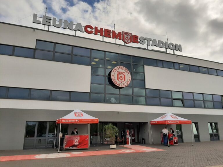 Aufstiegskampf in der Regionalliga Nordost: Hallescher FC bleibt Lok ...